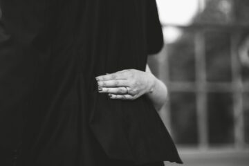 Funeral Suit Guide: What to Wear & What to Avoid | Aura Funerals